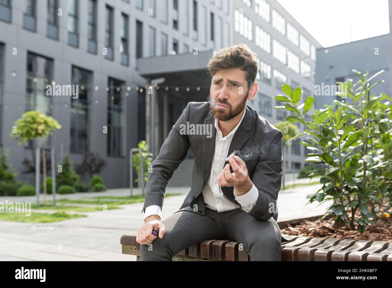 Office worker smoking outside hi-res stock photography and images - Alamy