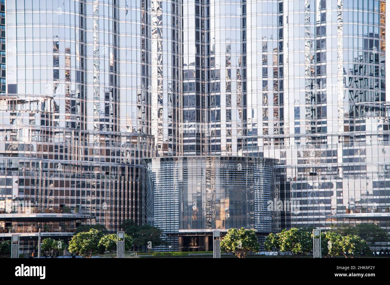 Reflections on a building hi-res stock photography and images - Alamy