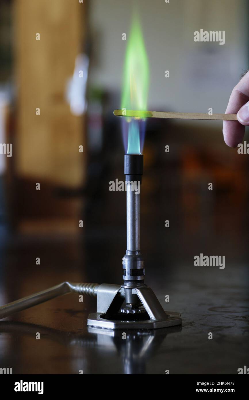 Wooden splint hi-res stock photography and images - Alamy