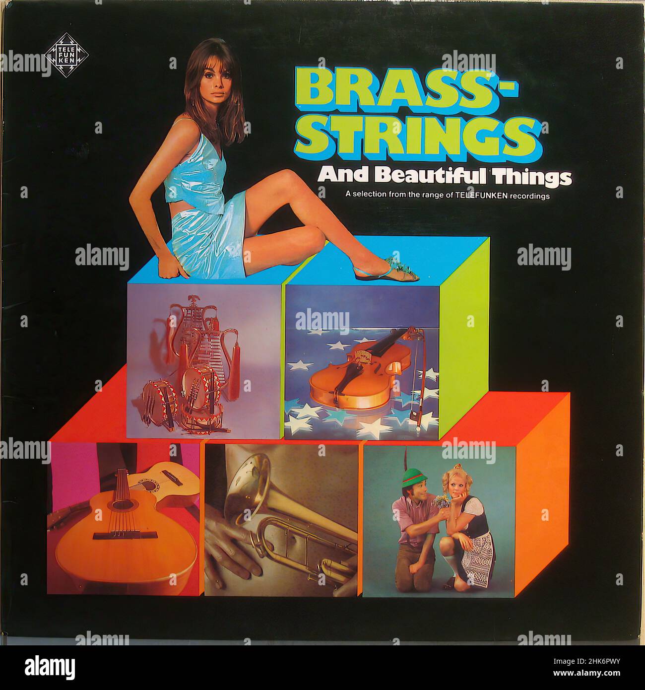 Brass strings hi-res stock photography and images - Alamy