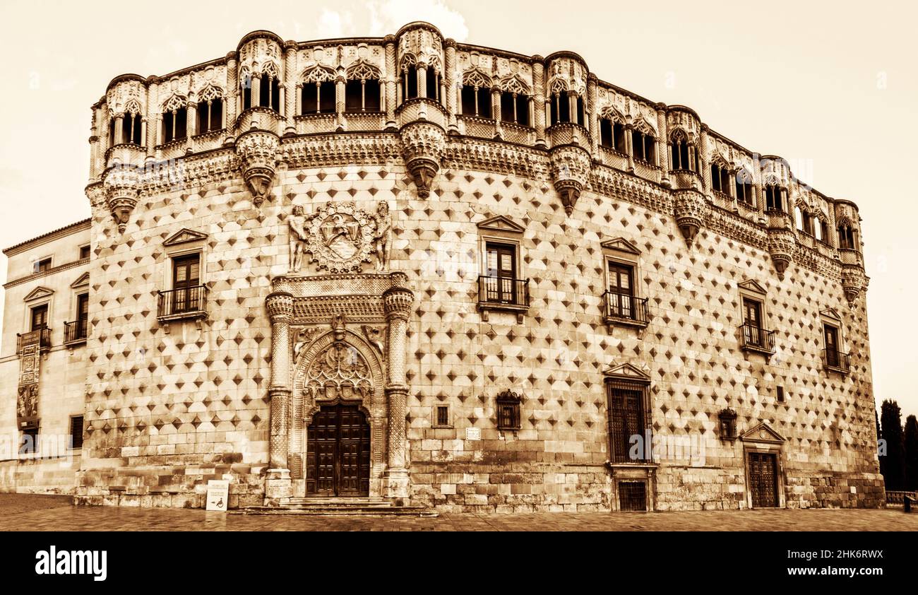 Palacio del Infantado o palacio de los Duques del Infantado ...