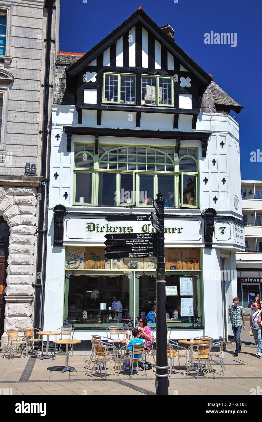 Market square dover hi-res stock photography and images - Alamy