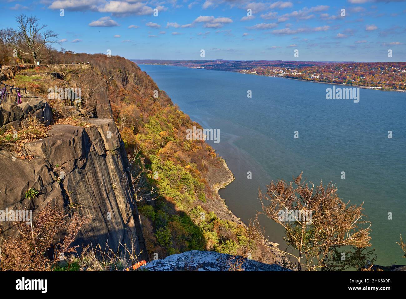 New Jersey,New York state line lookout over the Palisade cliffs and the ...