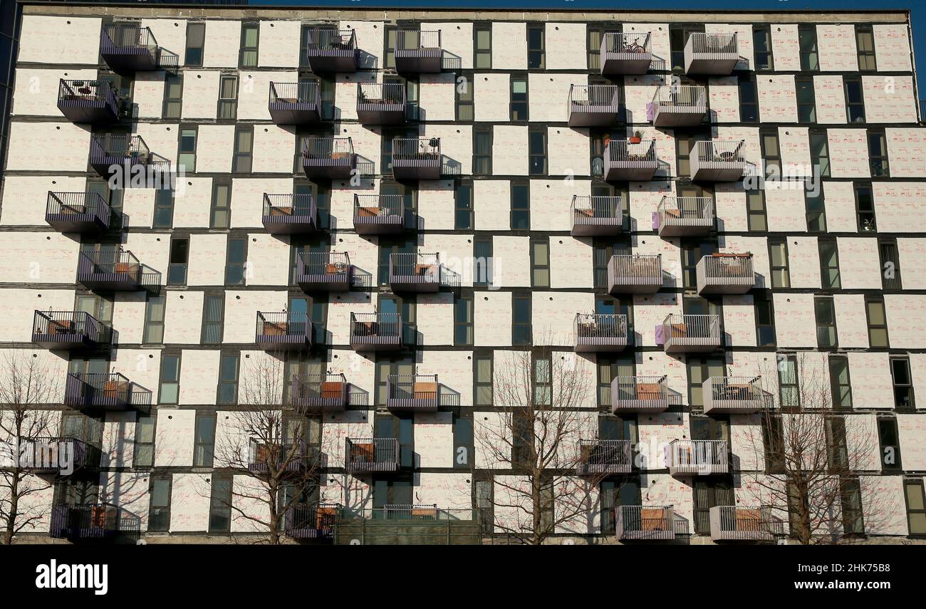 Replace cladding hi-res stock photography and images - Alamy