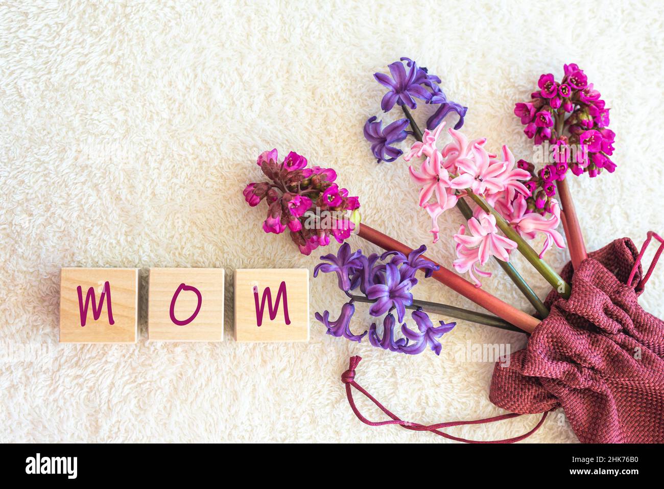 Mom word hi-res stock photography and images - Alamy
