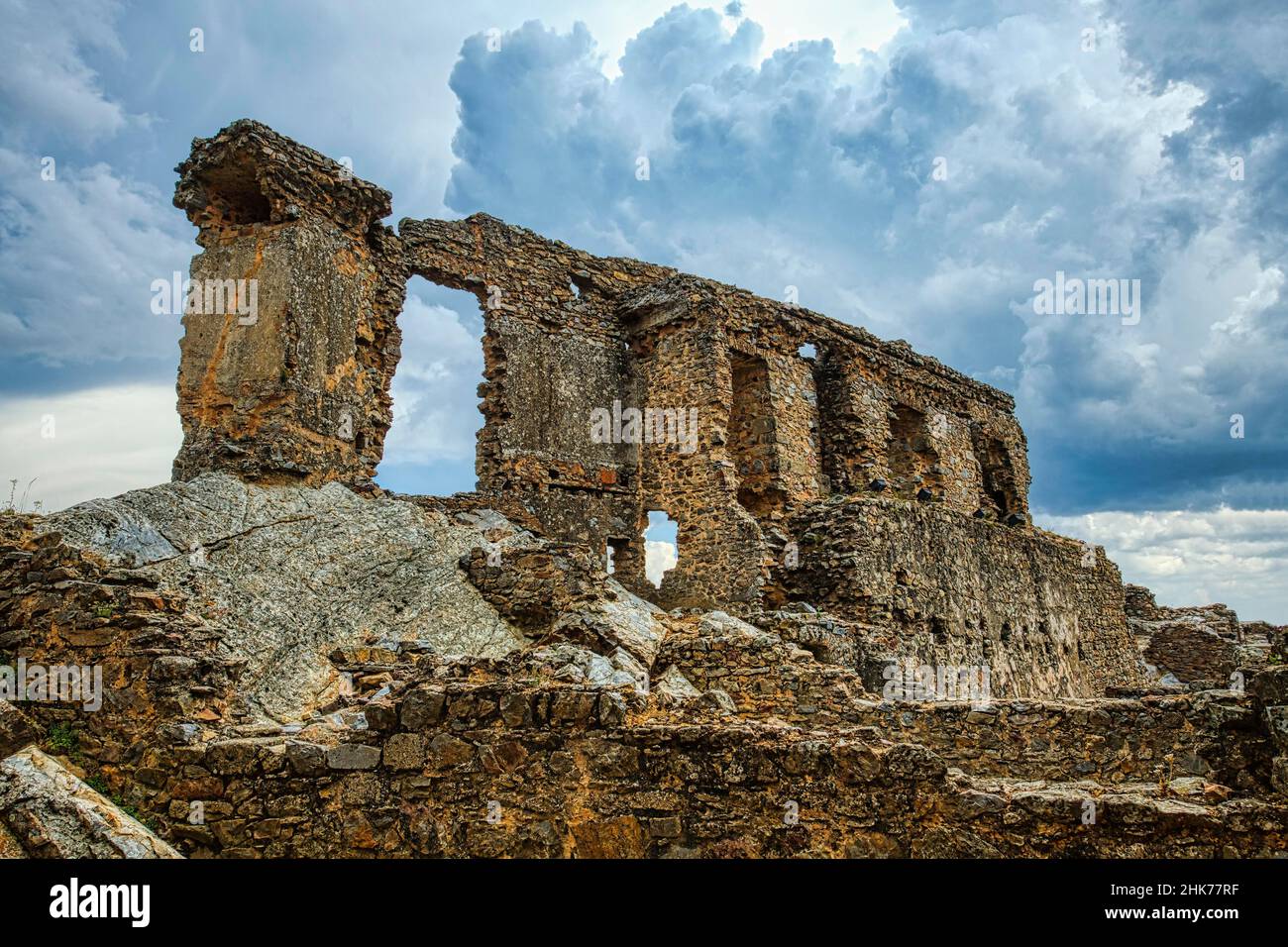 Castelo rodrigo castle hi-res stock photography and images - Alamy