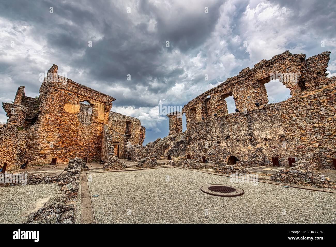 Castelo rodrigo castle hi-res stock photography and images - Alamy
