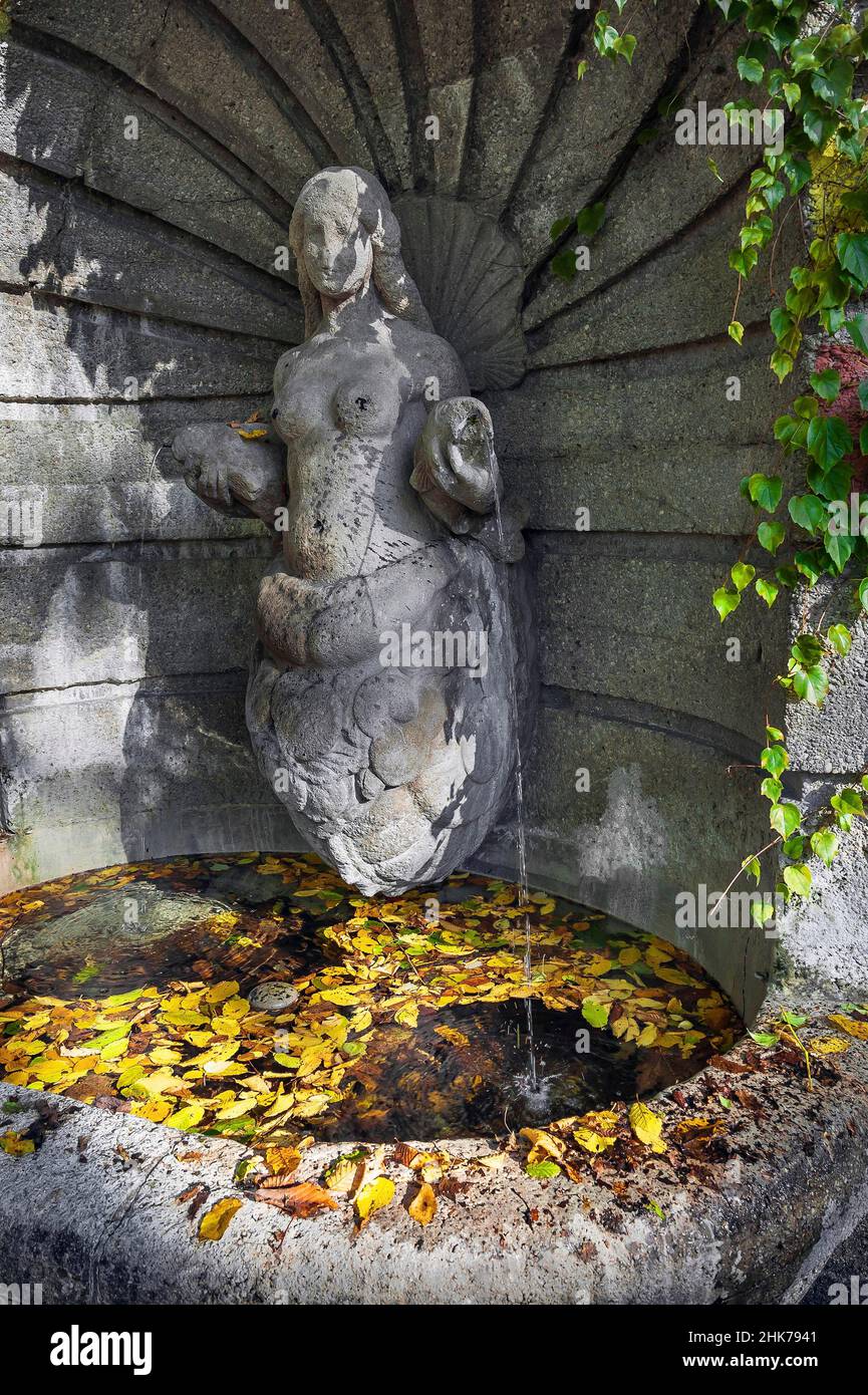 Monument, female fountain, by Philipp Widmer, Gebsattelstrasse, Au ...
