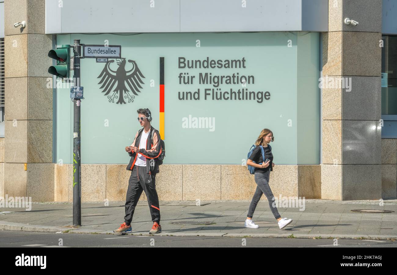 Berlin refugee agency hi-res stock photography and images - Alamy