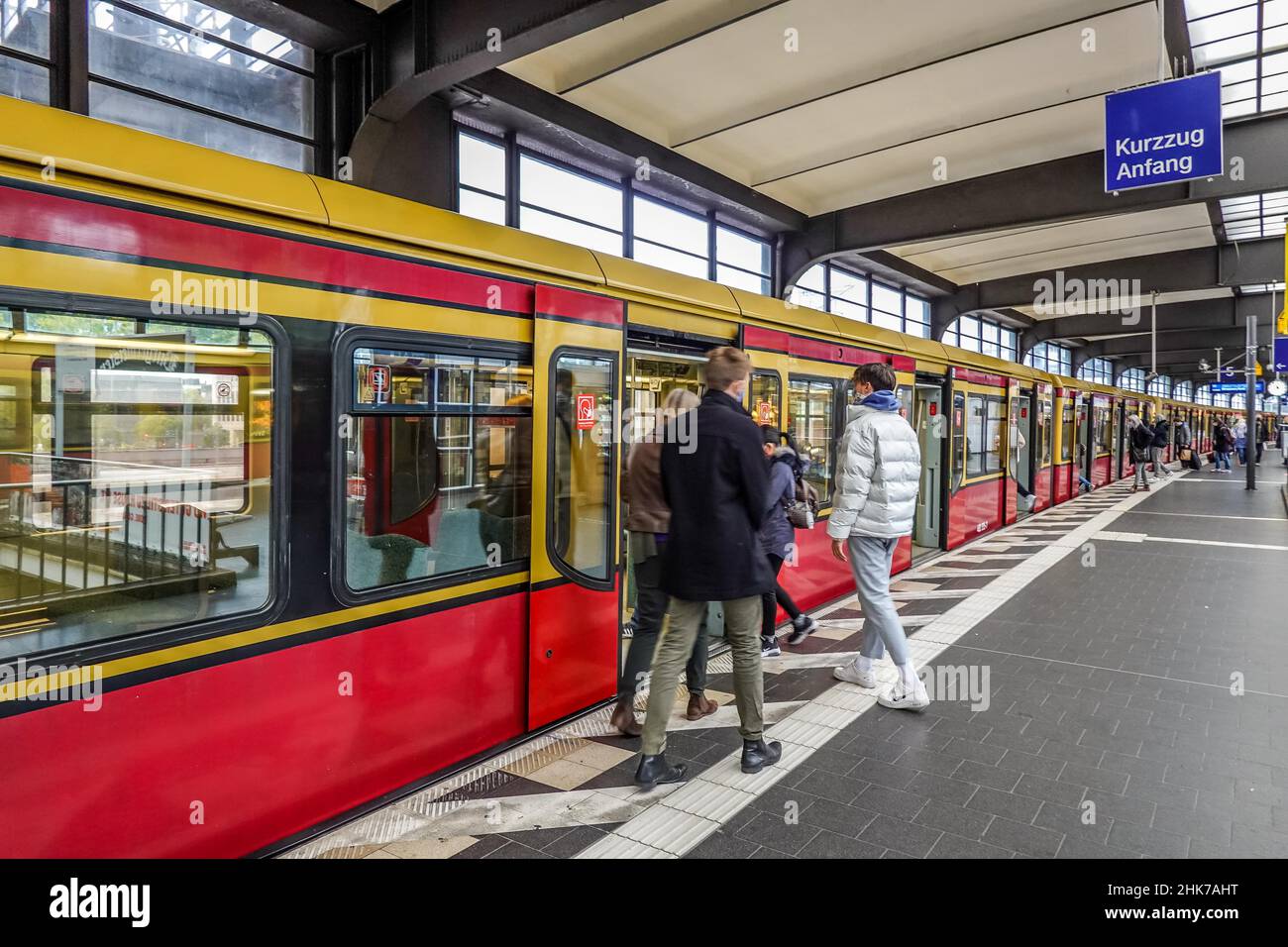 Zoo train station hi-res stock photography and images - Alamy