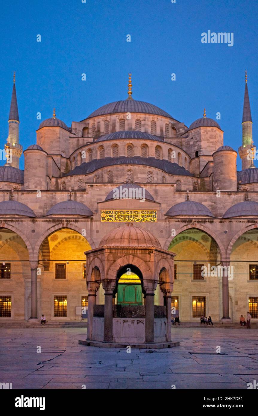 Blue Mosque by night, Istanbul, Turkey Stock Photo - Alamy