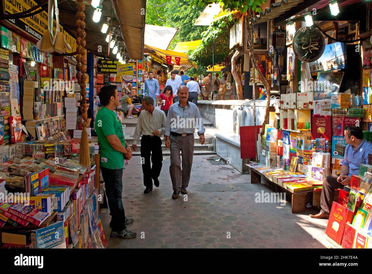 Book Bazaar, Istanbul, Turkey Stock Photo - Alamy