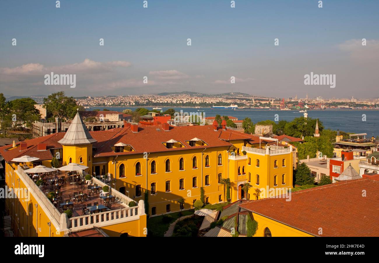 Side roof hi-res stock photography and images - Alamy
