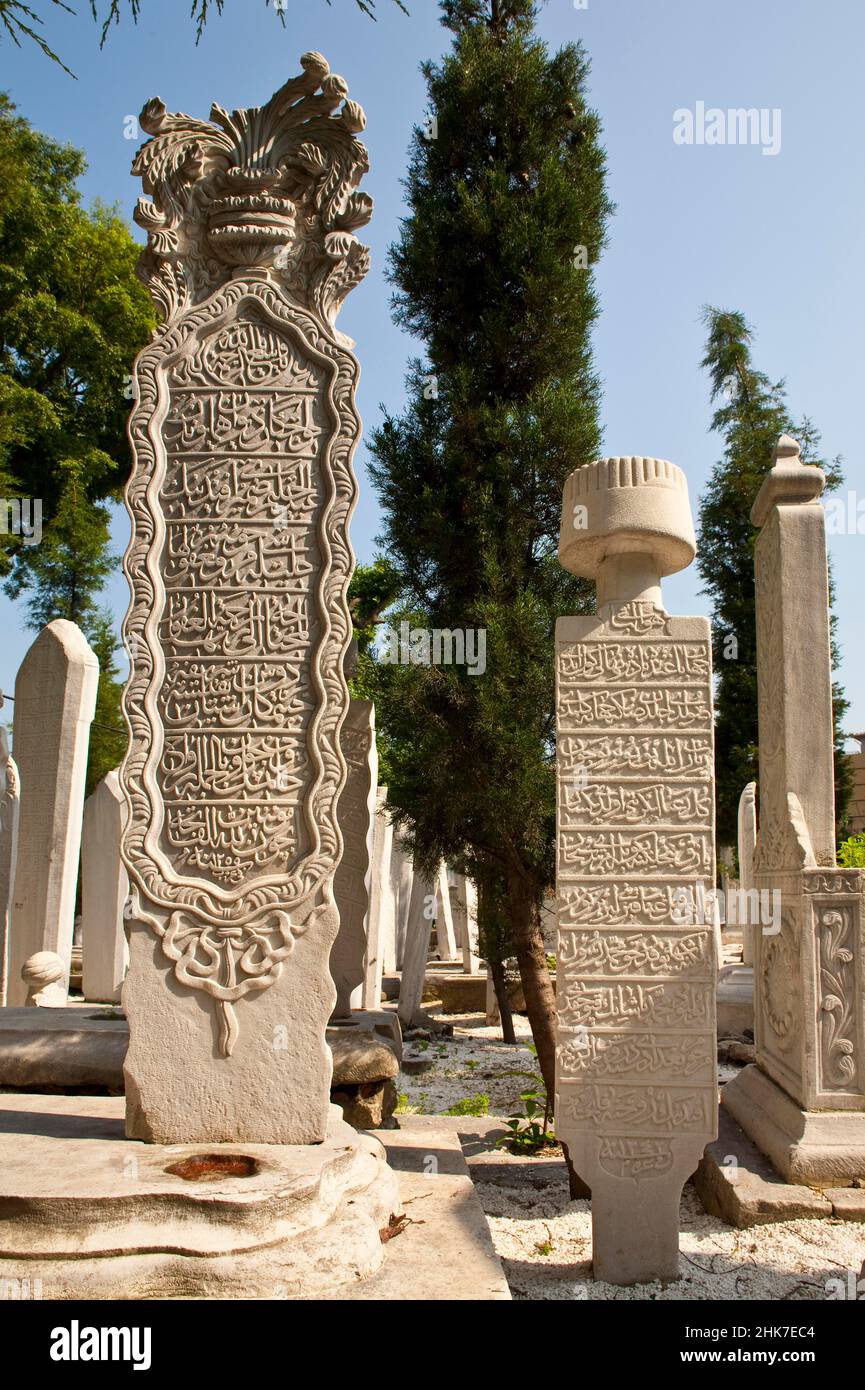 Istanbul cemetery hi-res stock photography and images - Alamy