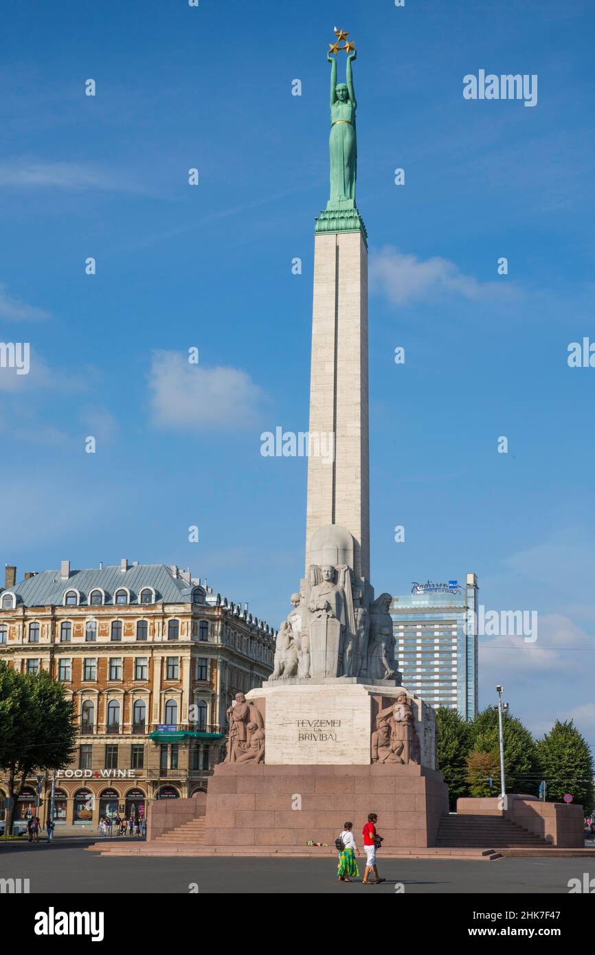 Riga statue hi-res stock photography and images - Alamy