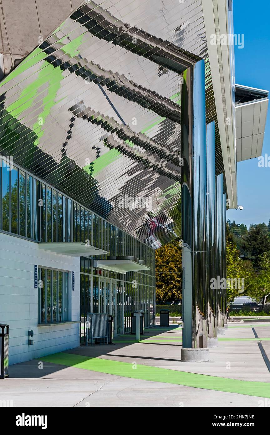 Showare center hi-res stock photography and images - Alamy