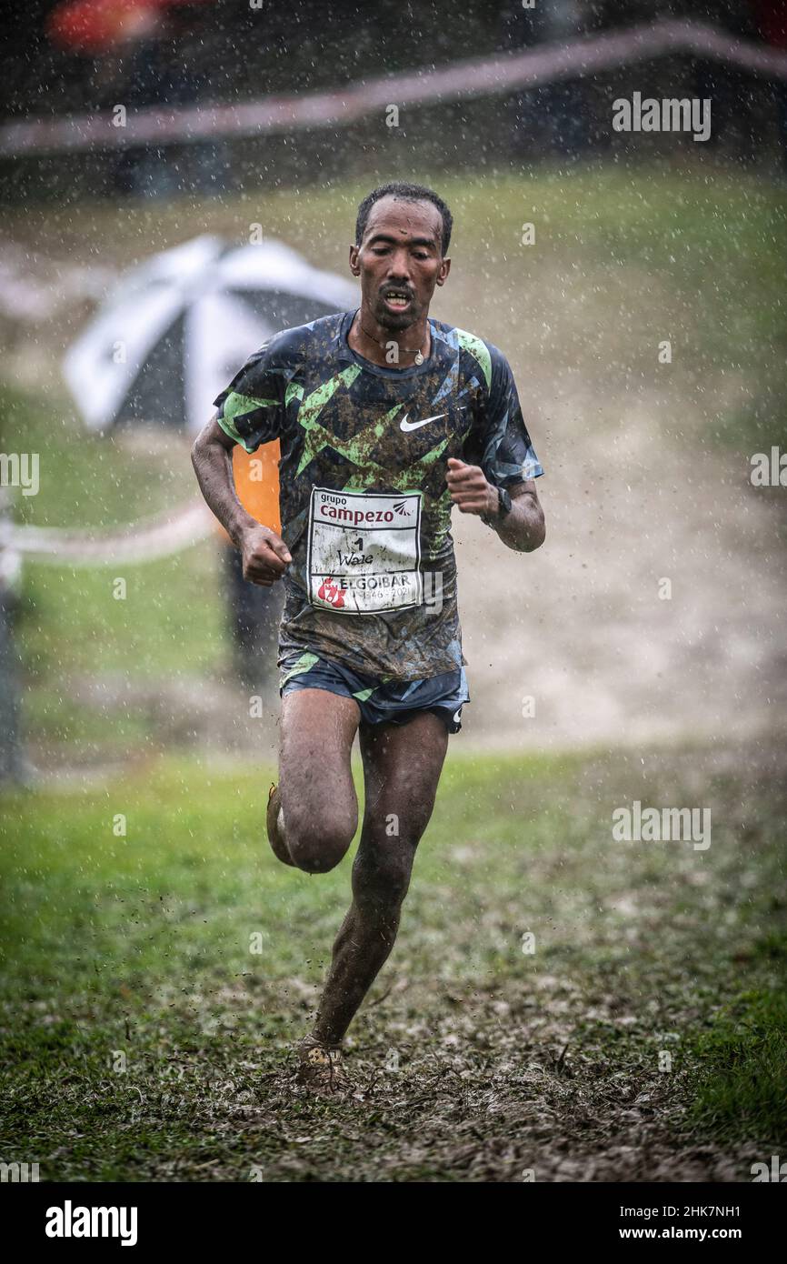 Getnet Wale running in the Elgoibar International Cross Country 2022 ...