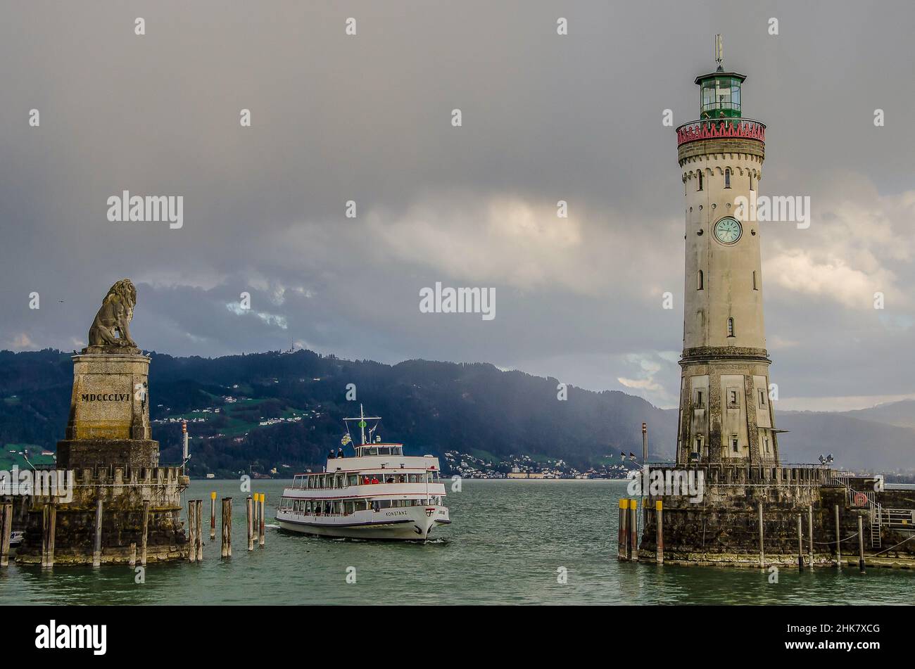 Lindau with its centuries old buildings hi-res stock photography and ...