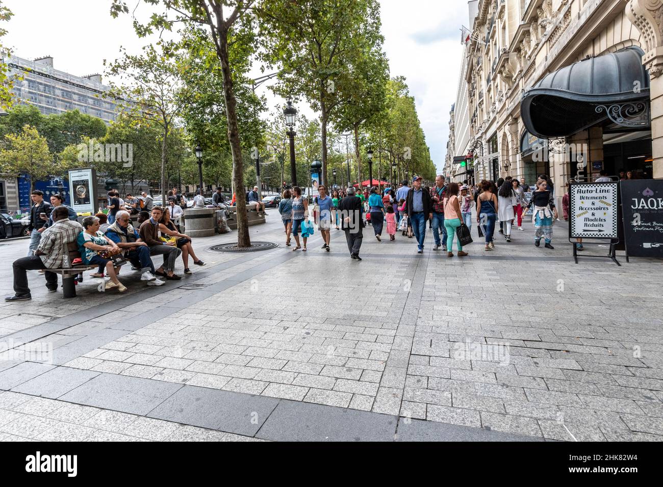Street life Paris France Stock Photo - Alamy