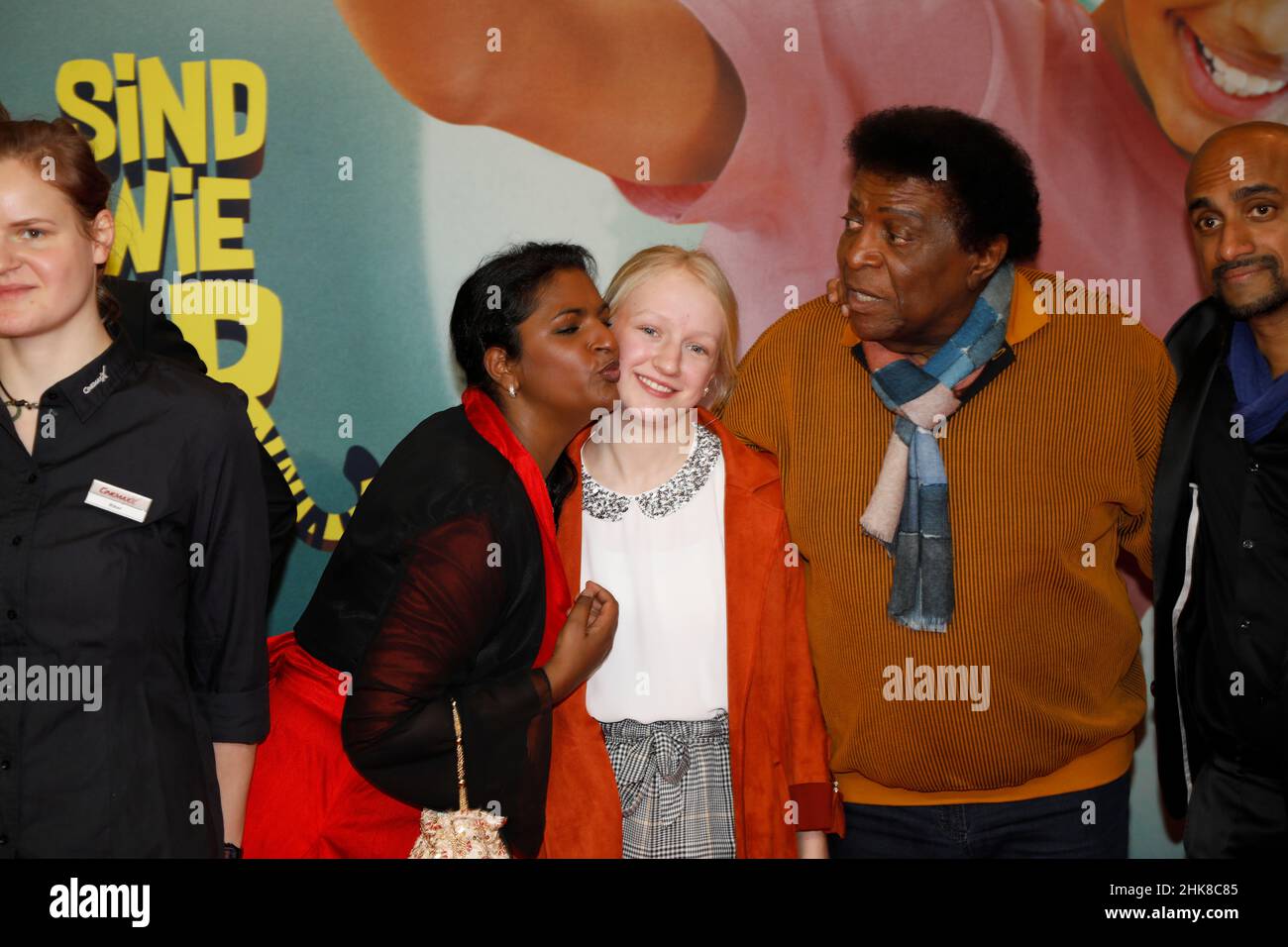 Sushila Sara Mai und Annlis Krischke bei der Premiere des Kinofilms ...