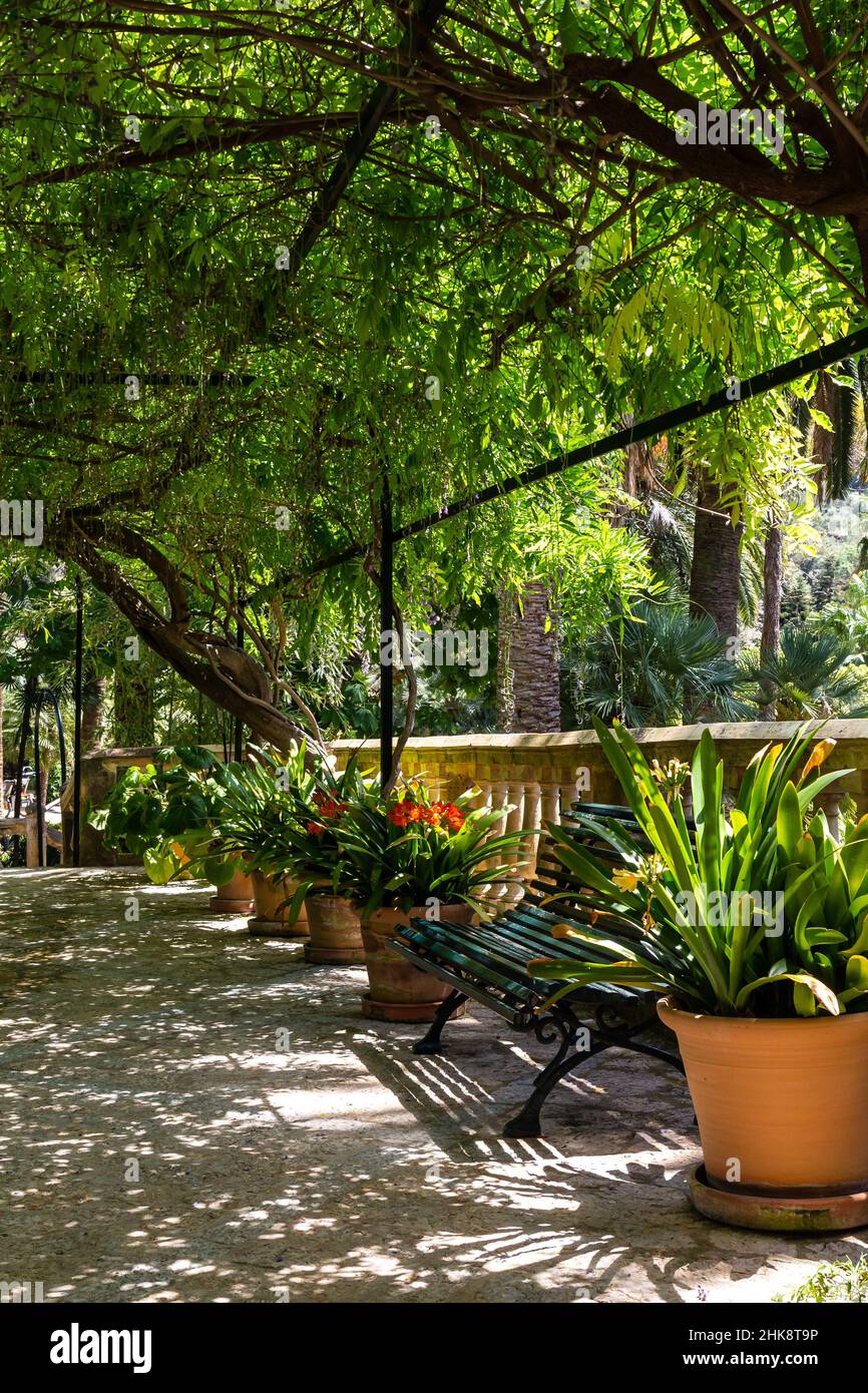 A beautiful archway hi-res stock photography and images - Alamy