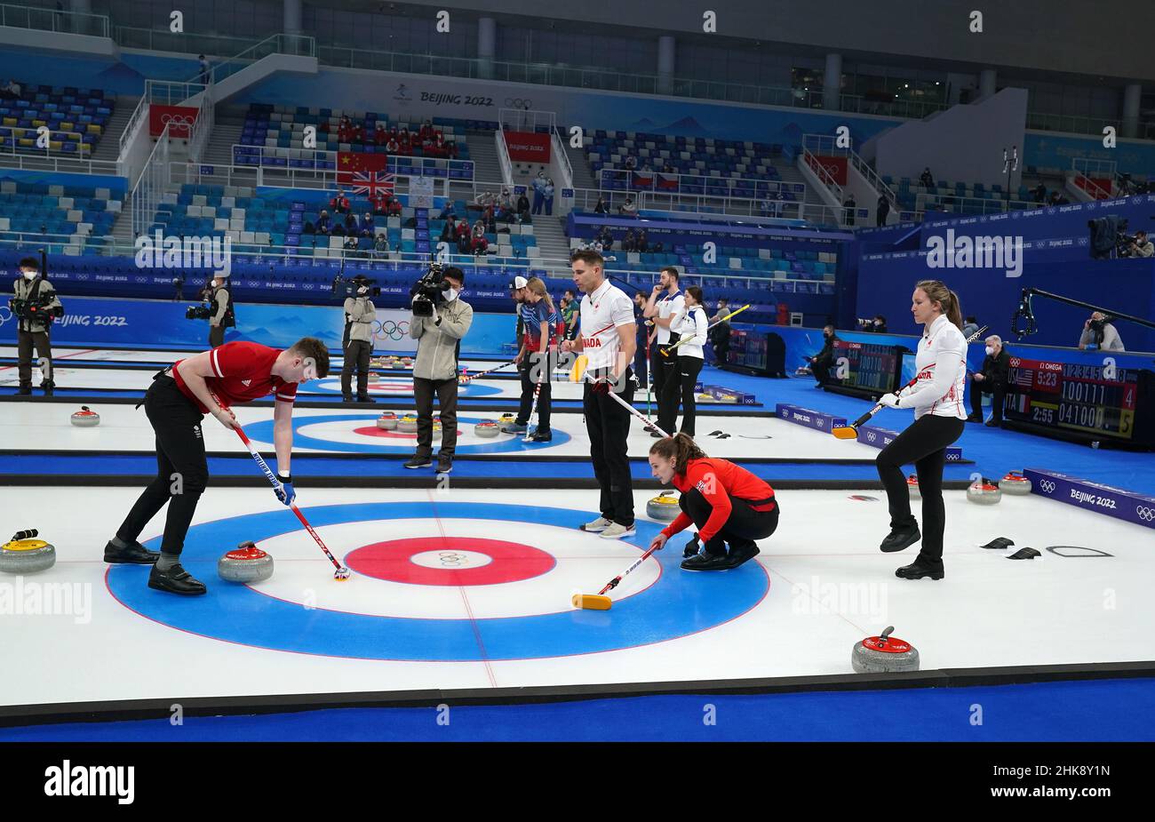 Great Britain's Jennifer Dodds and Bruce Mouat with Canada's John ...