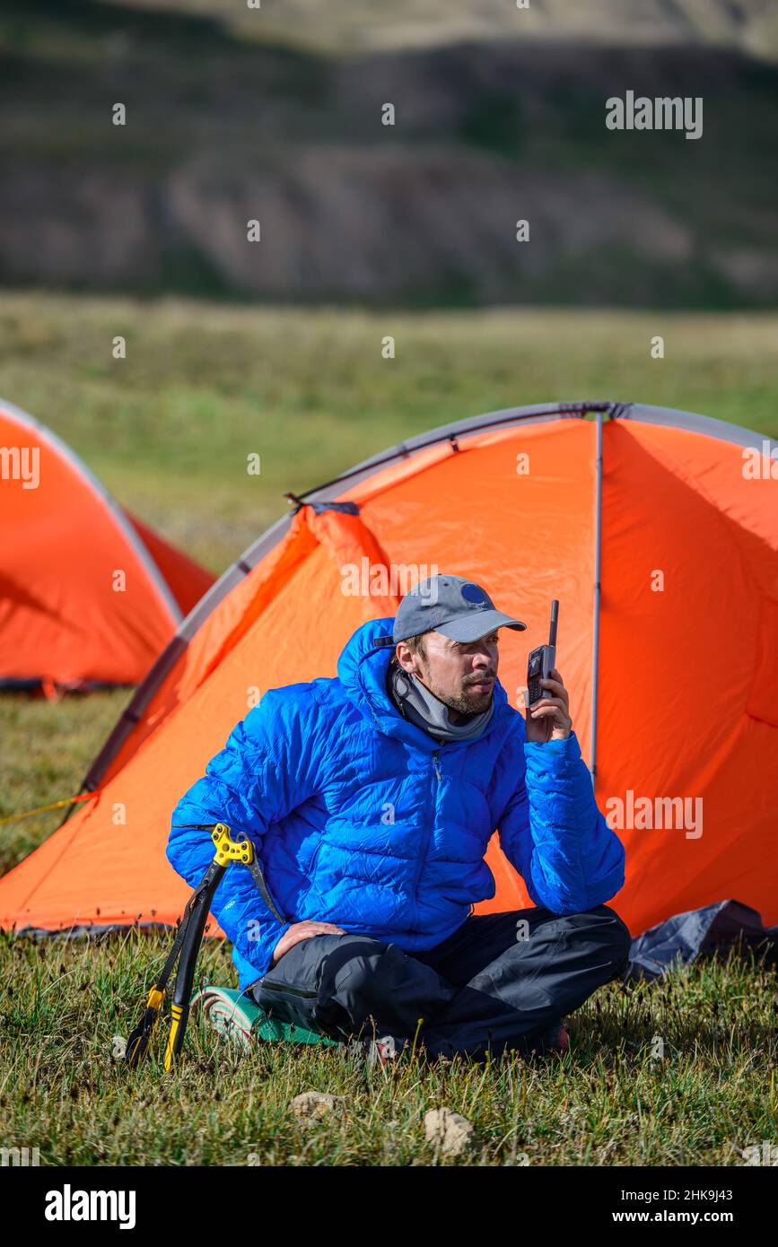 Satellite phone hi-res stock photography and images - Alamy