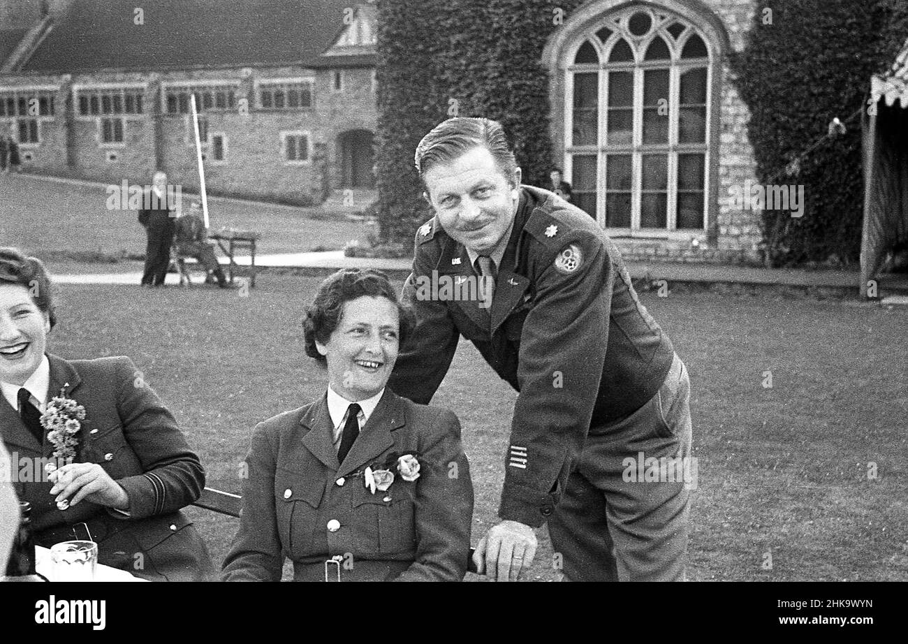 Social war uniform Black and White Stock Photos & Images - Alamy