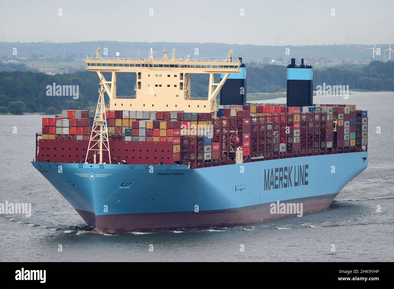 Hamburg, Germany. 16th June, 2018. The container ship "Mumbai Maersk ...