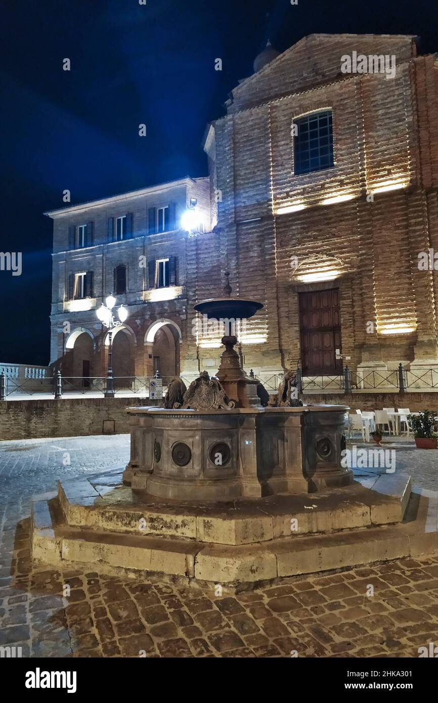 Piazza della Repubblica square, Fountain, Treia, Marche, Italy, Europe ...