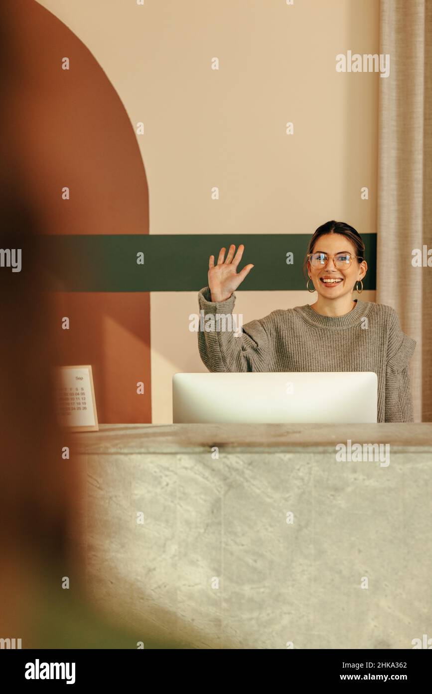 Female receptionist hi-res stock photography and images - Alamy