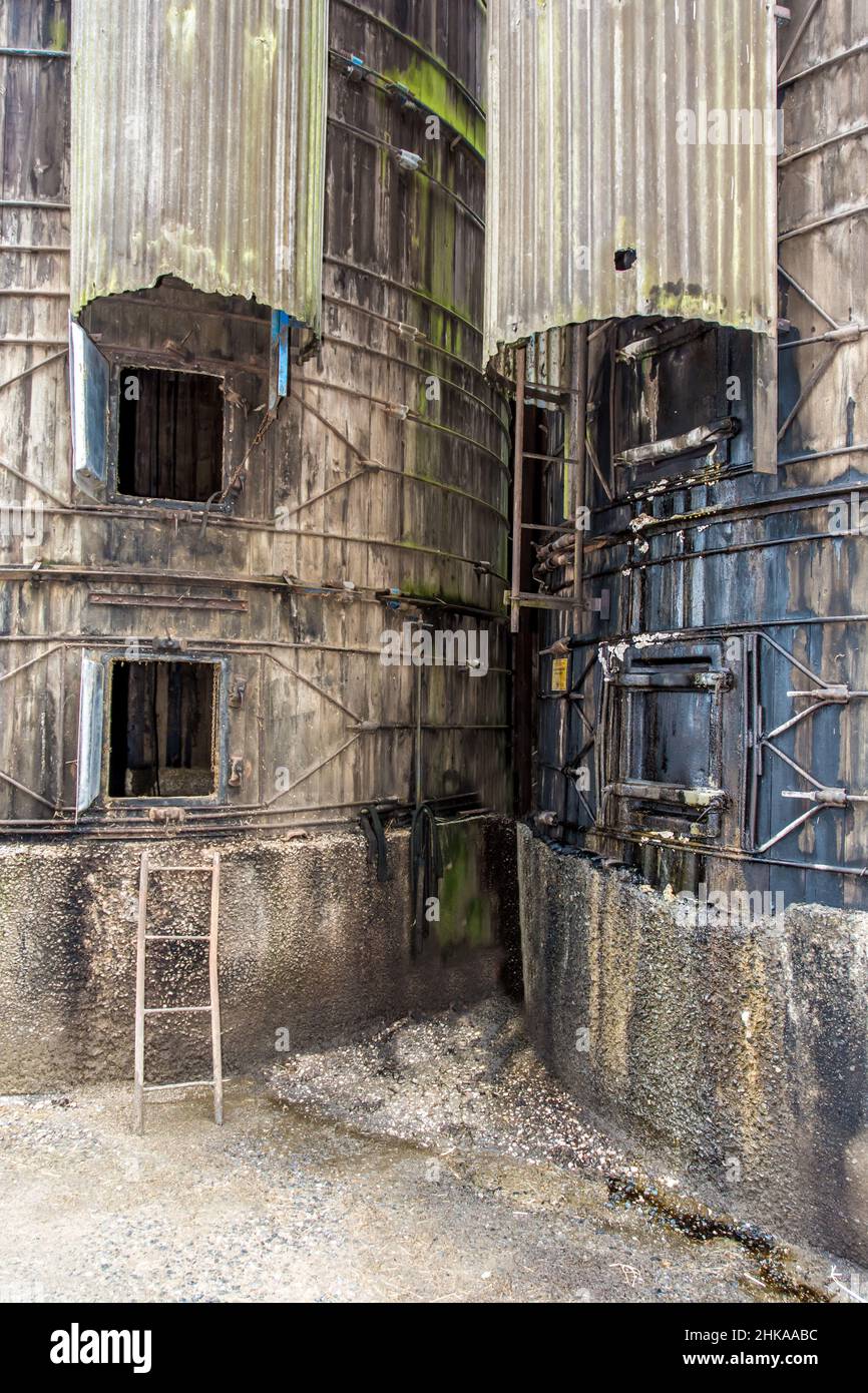 Abandoned grain silo on farm hi-res stock photography and images - Alamy