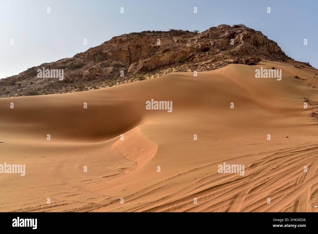 Pink rock dubai hi-res stock photography and images - Alamy