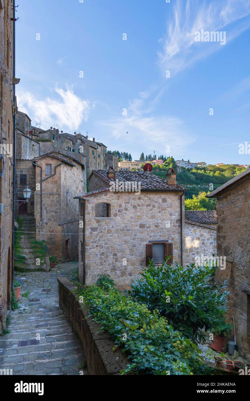 Glimpse of the alleys of the Borgo di Sorano village, Tuscany, Italy ...