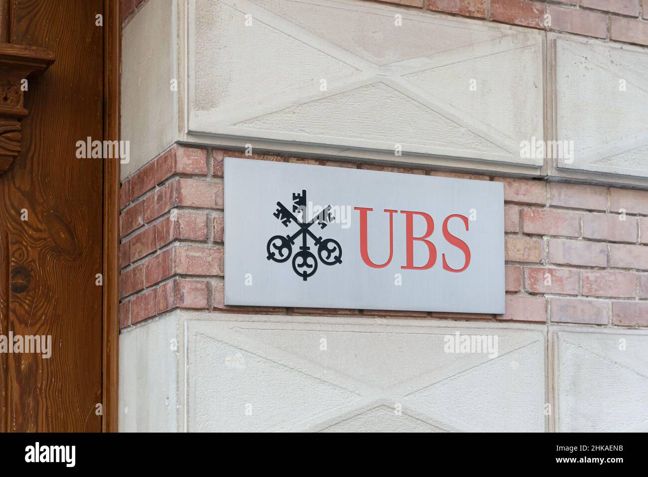 Red ubs logo hi-res stock photography and images - Alamy