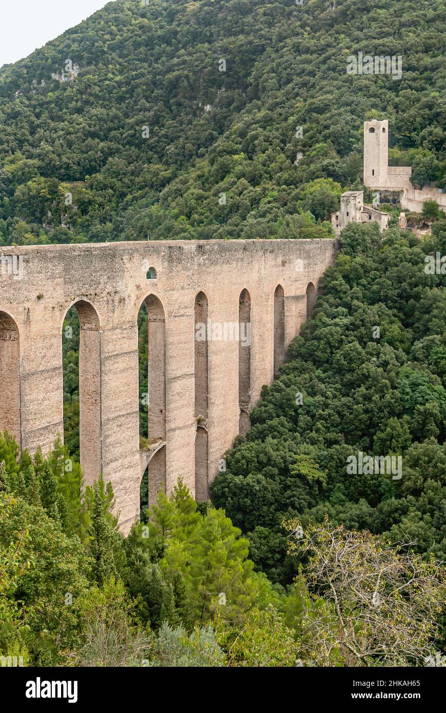 Aqueduct bridge Ponte delle Torri in Spoleto, Umbria, Italy Stock Photo ...
