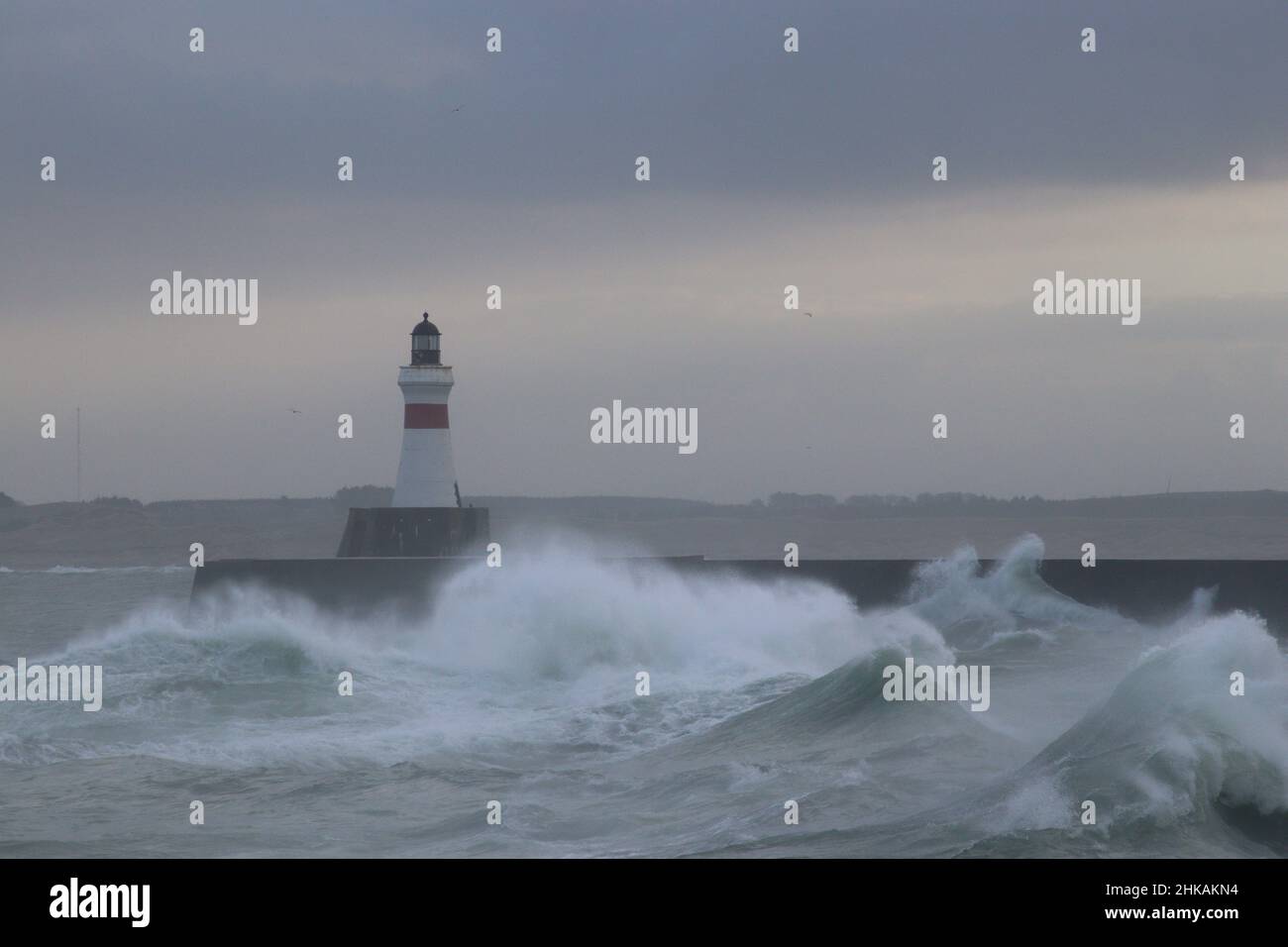 Fraserburgh harbour lighthouse hi-res stock photography and images - Alamy