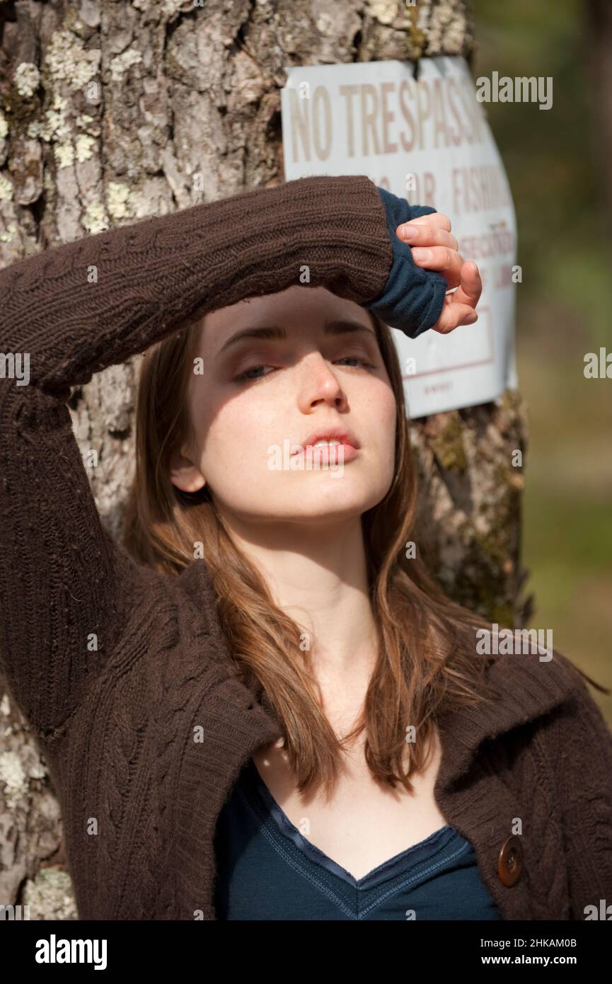 Tree blocking sign hi-res stock photography and images - Alamy