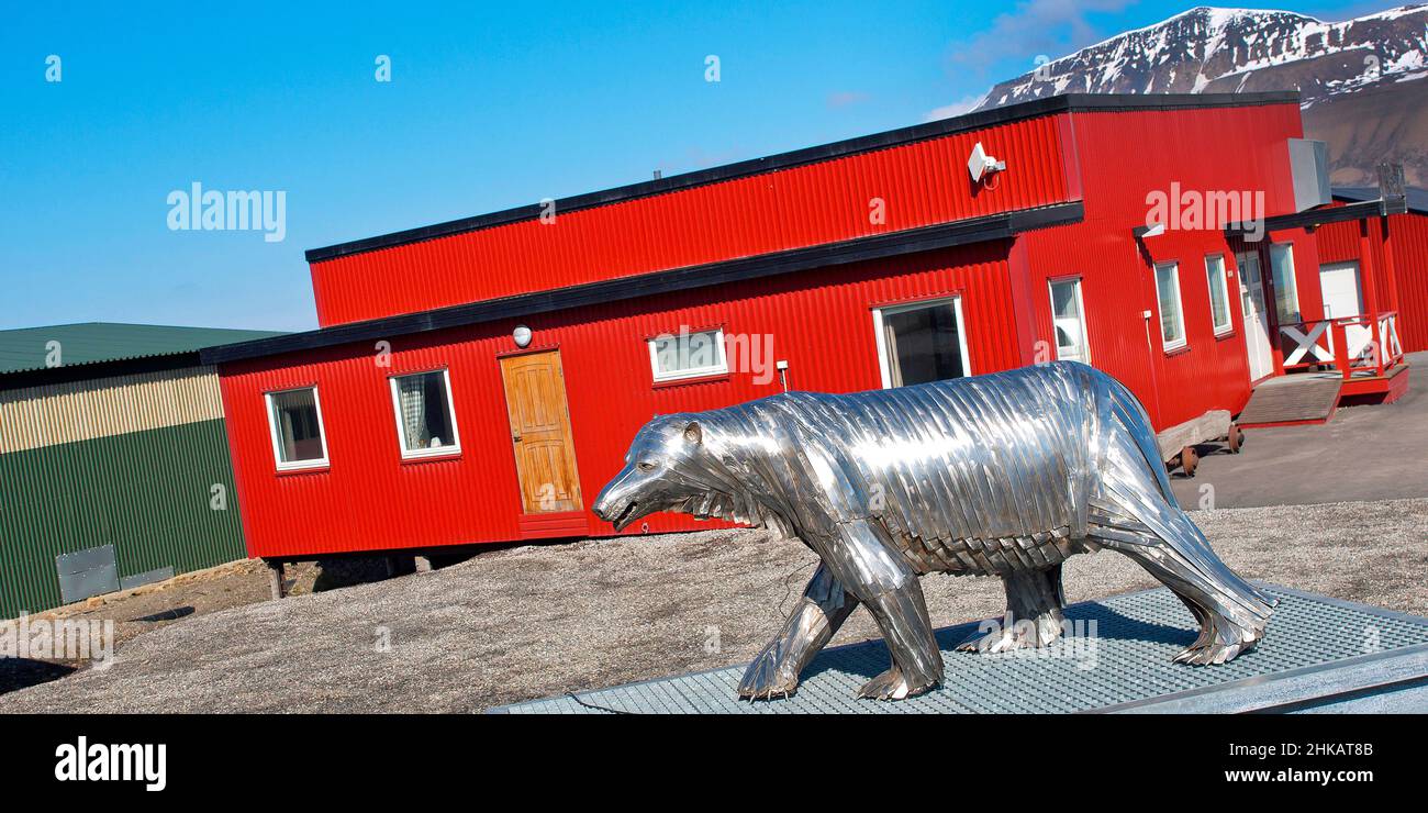 Polar Bear Sculpture, Street Scene, Traditional Colorful Houses ...