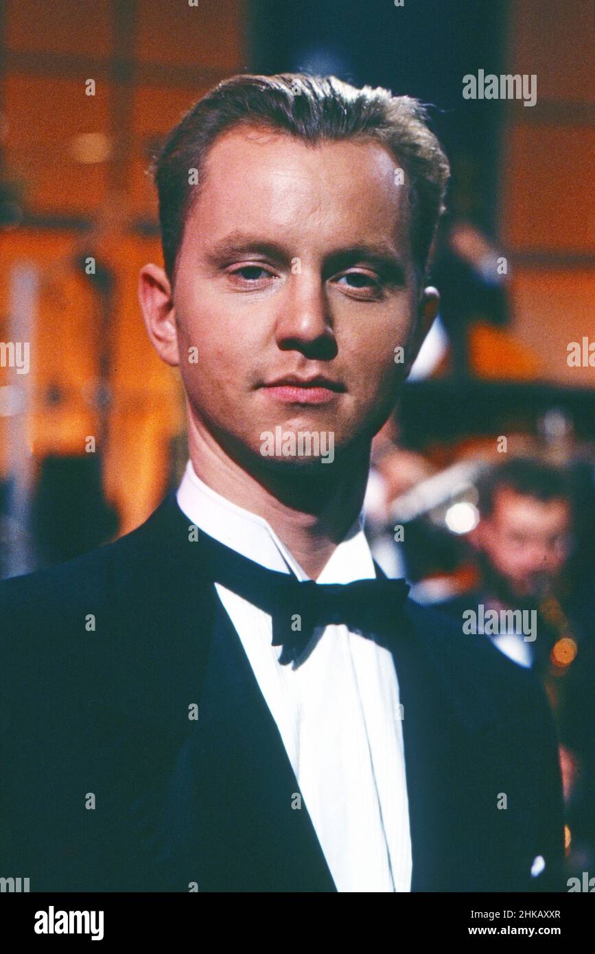 Max Raabe, deutscher Sänger, Deutschland 1989 Stock Photo - Alamy