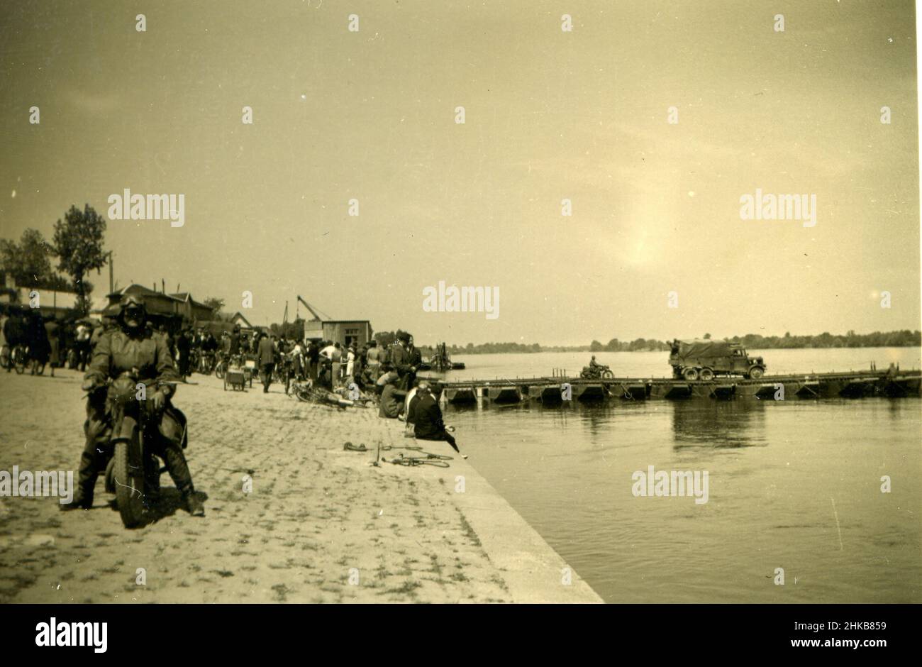 WWII WW2 german soldiers invades France - 30 july 1940, Saumur (France ...