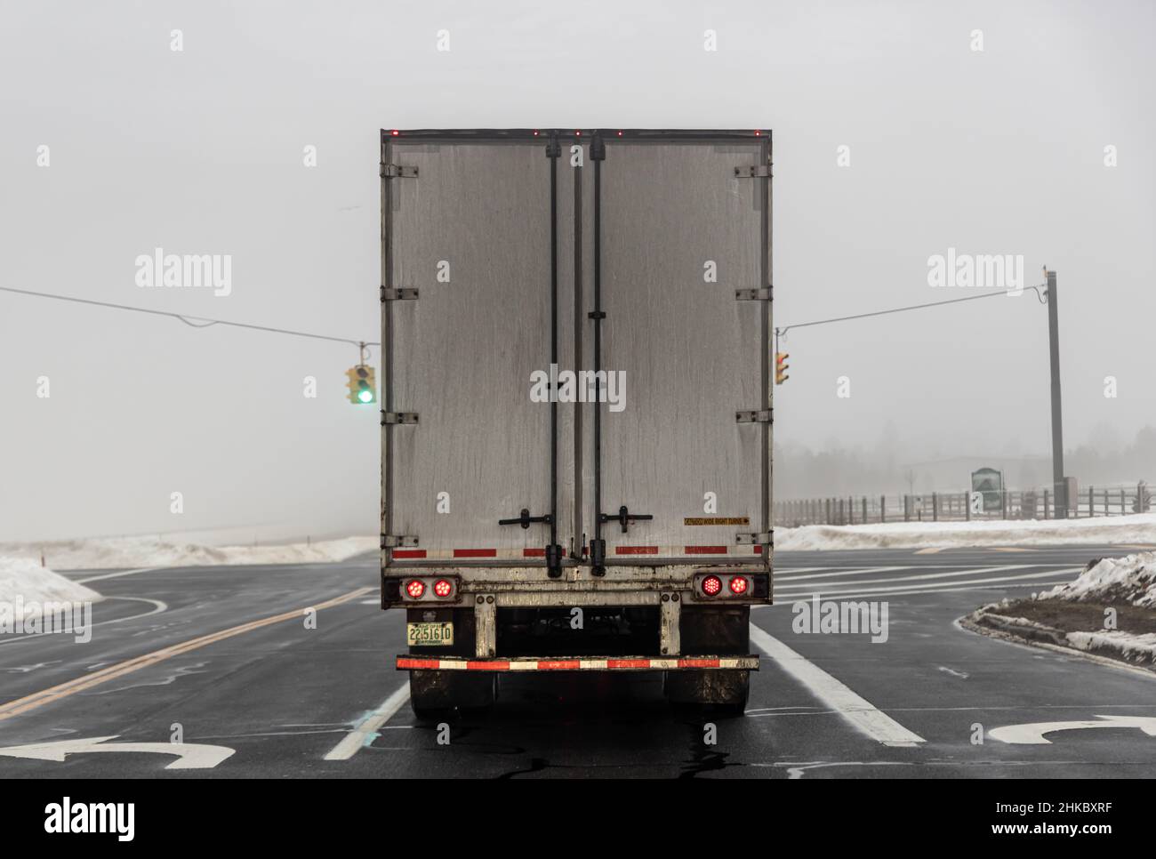 Semi truck lights on hi-res stock photography and images - Alamy