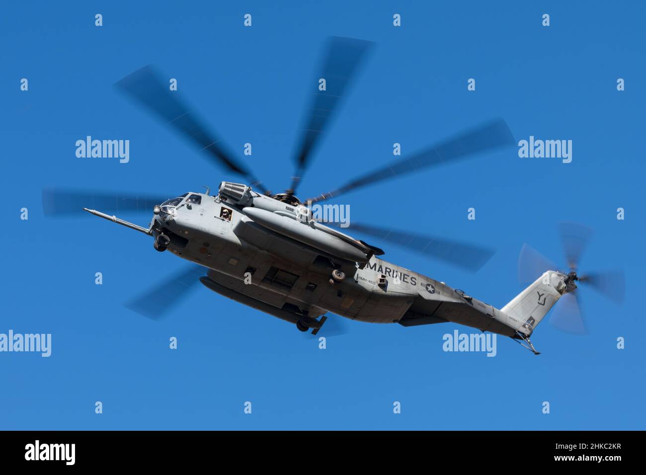 Sikorsky CH-53E Super Stallion fly over Stock Photo - Alamy