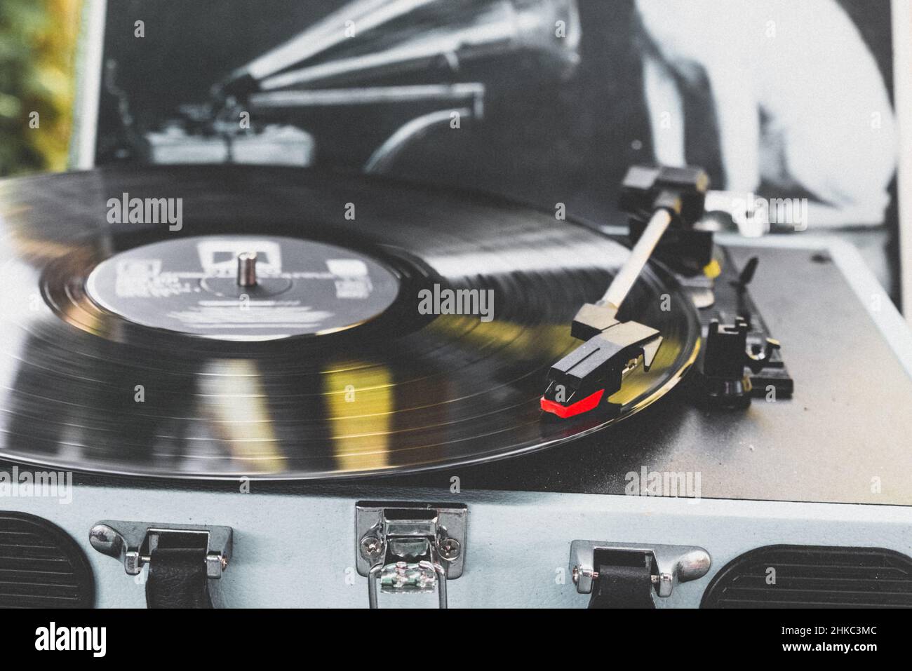 An old fashioned retro vinyl record player. May 2016 Stock Photo - Alamy