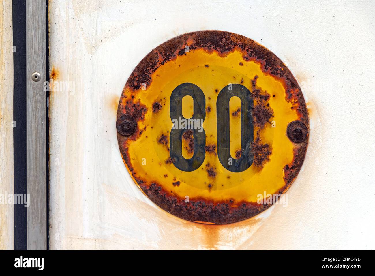 Old round speed limit sign hi-res stock photography and images - Alamy