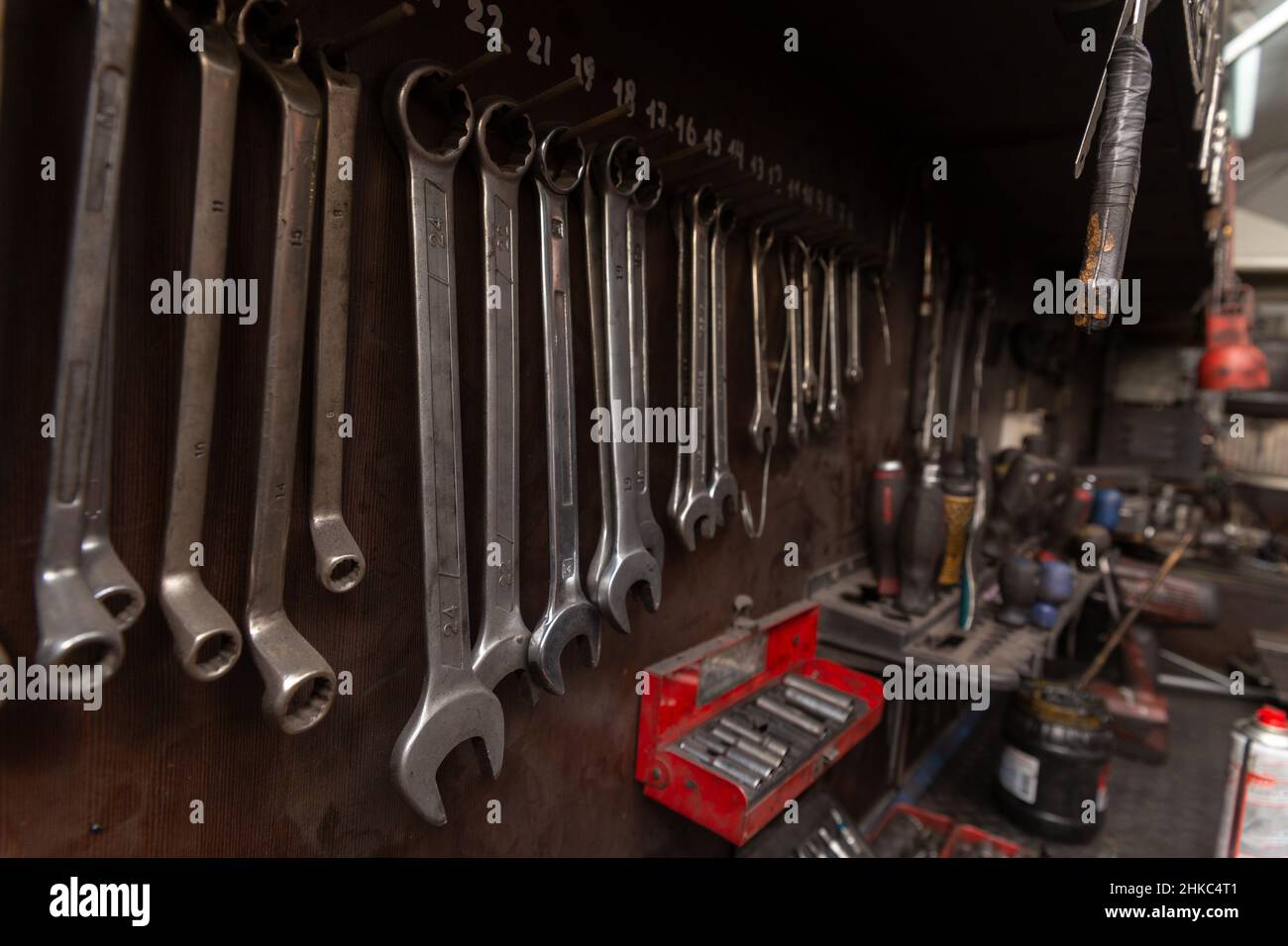 Real repair hi-res stock photography and images - Alamy