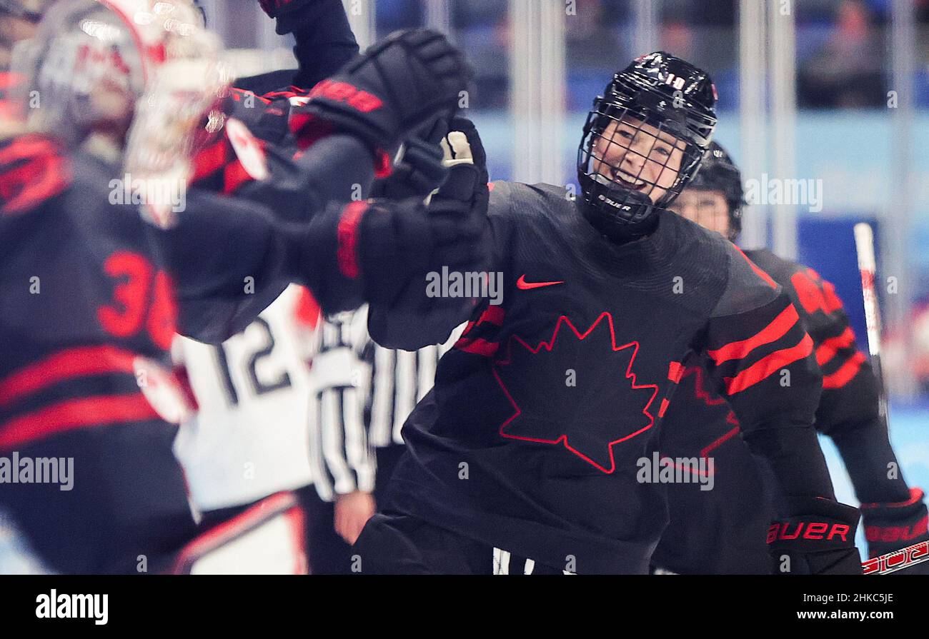 Sarah fillier hi-res stock photography and images - Alamy