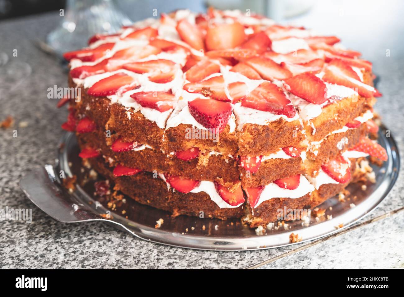 Delicious home-made strawberry and cream sponge cake Stock Photo - Alamy