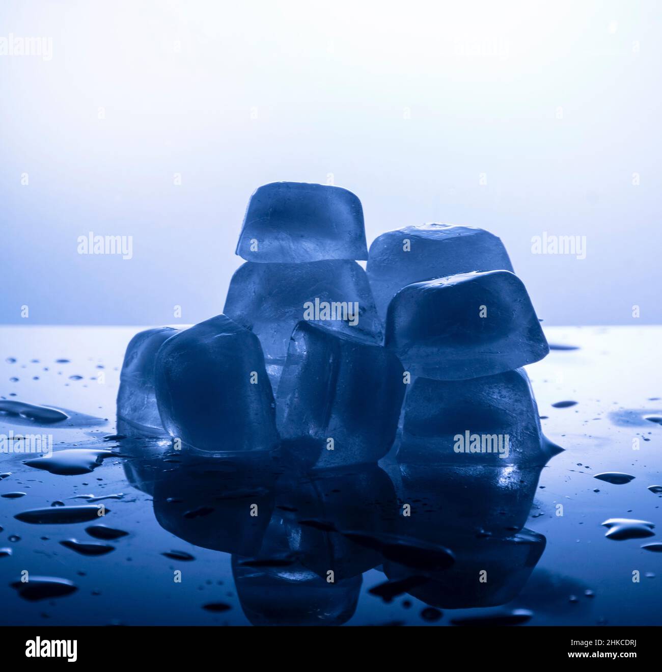 Ice cubes melting hi-res stock photography and images - Alamy