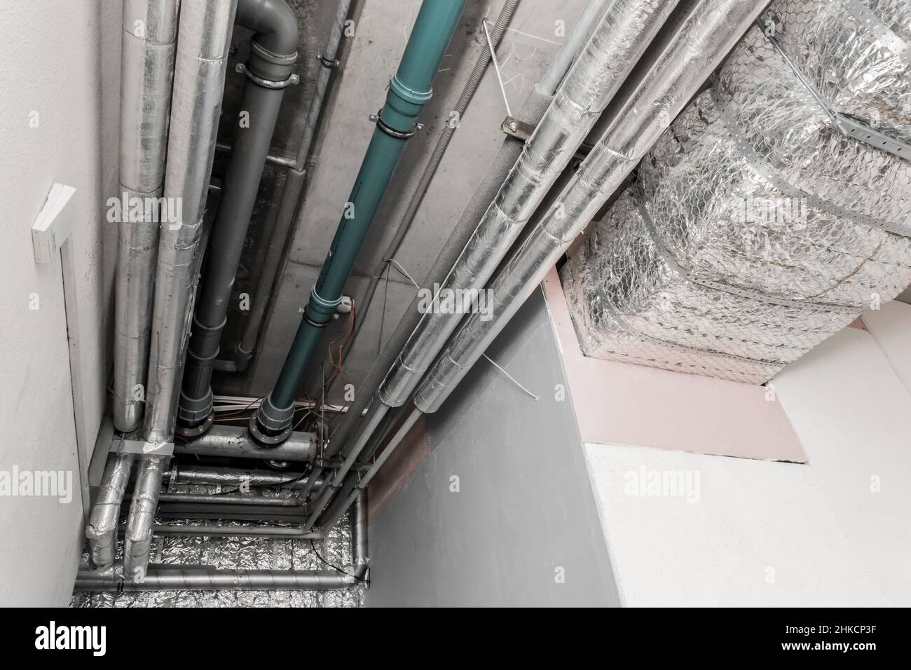 Ventilation air conditioning system in thermal insulation material duct ...